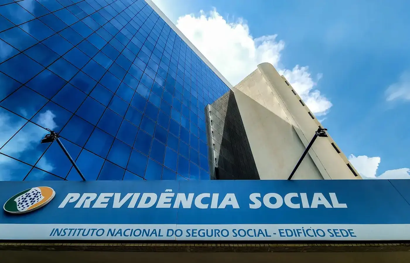 Servidores do INSS entram em greve pela valorização da carreira do ...